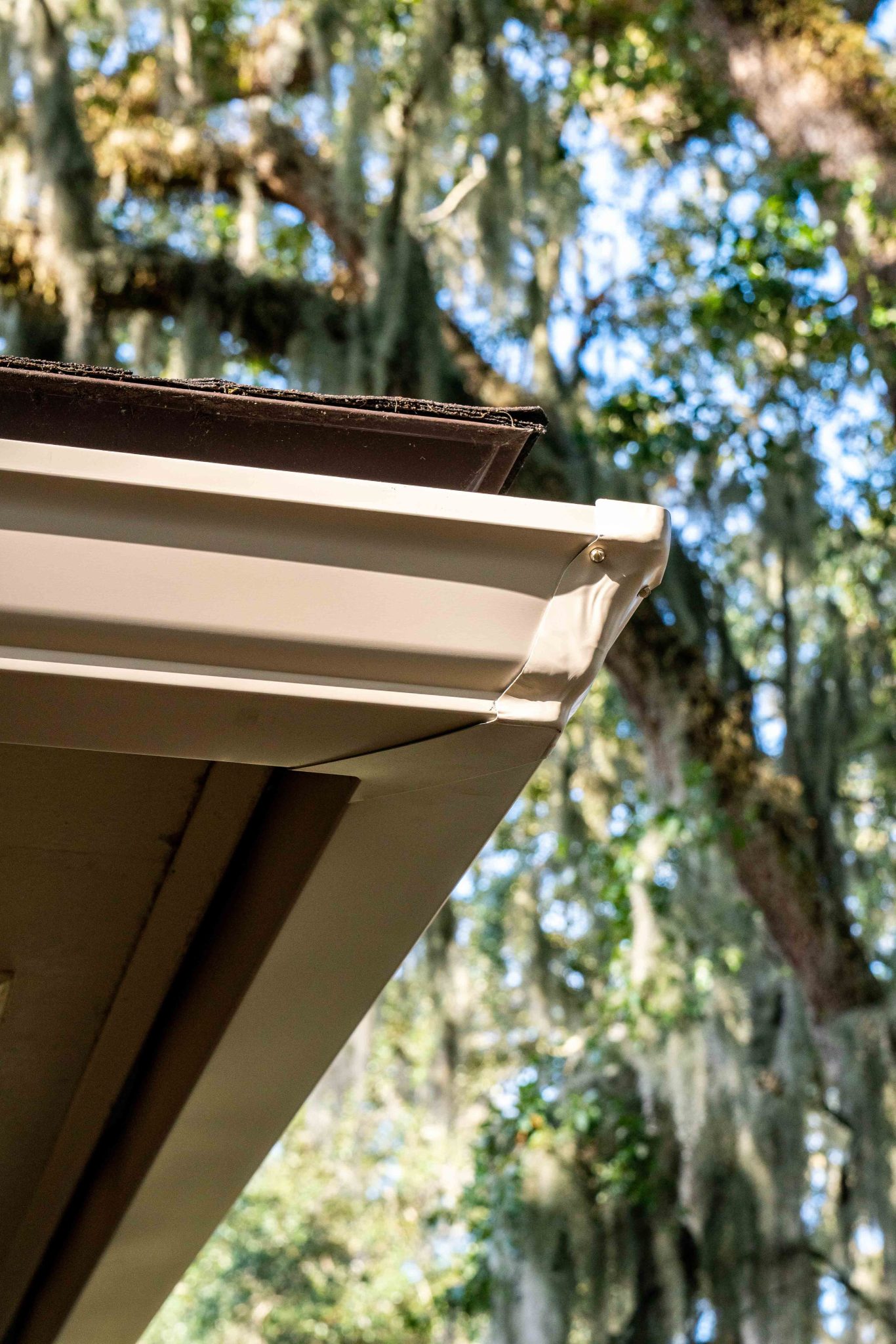 Colored Aluminum Seamless Rain Gutters - Color Options